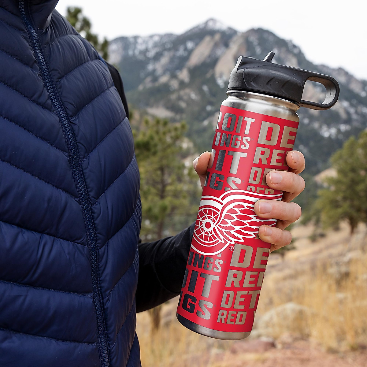 Rico Industries NHL Hockey Detroit Red Wings 22oz Stainless Steel Tumbler with Lid - Great For Coffee, Tea, Water or Cocktails