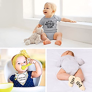 Pregnancy Gift Est 2022, First Time Mom Gifts for Women, New Parents Wine Tumbler Set Baby Onesie Socks Bib Decision Coin - Top Mom Dad Gift Set Idea for Baby Shower, Gender Reveal (7 pcs Set)