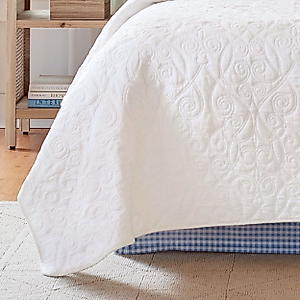 Laura Ashley Felicity Collection Quilt Set-100% Cotton, Reversible, All Season Bedding with Matching Sham(s), Pre-Washed for Added Softness, Queen, White