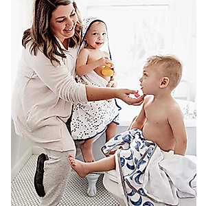 Burt's Bees Baby - Hooded Towels, Absorbent Knit Terry, Super Soft Single Ply, 100% Organic Cotton (Hello Moon!, 2-Pack)