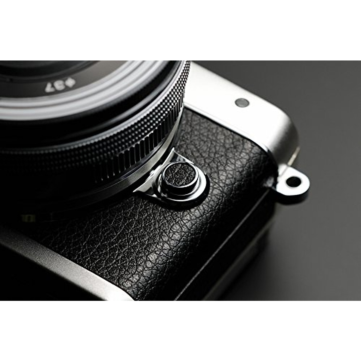 Olympus E-PL7 16MP Mirrorless Digital Camera with 3-Inch LCD with 14-42mm EZ Lens (Silver) - International Version