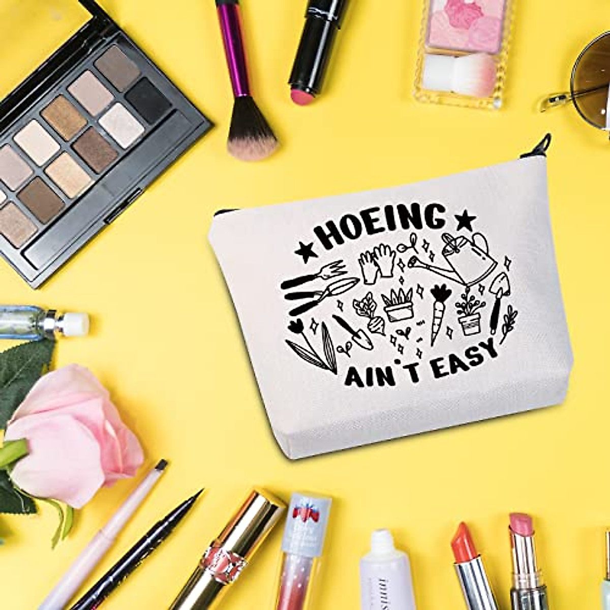 Gardener Gift Garden Lover Gift Hoeing Ain’t Easy Cosmetic Bag Gardening Travel Make Up Pouch with Garden Quote Gift For Plant Lover (Hoeing Aint Easy White Bag)