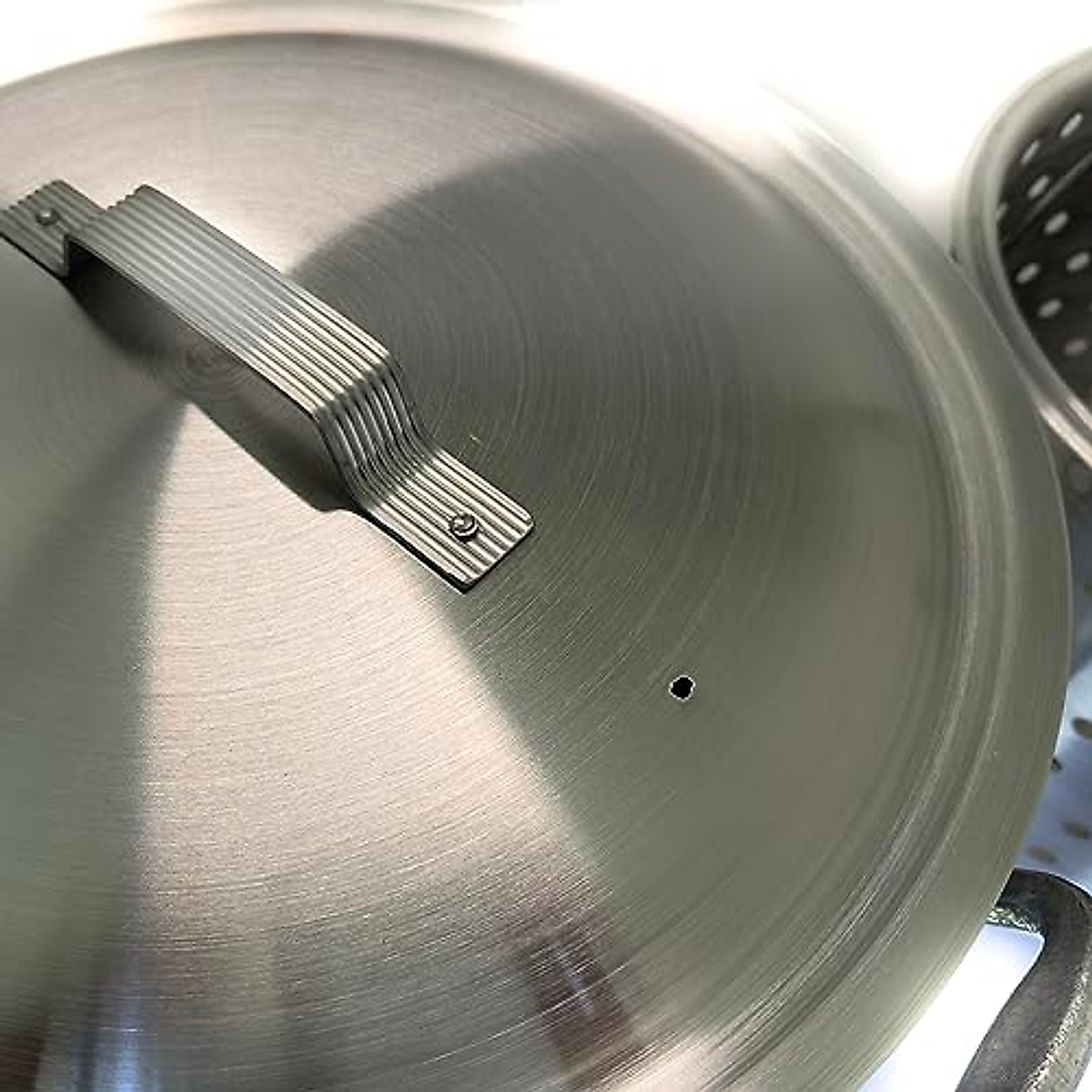 Bayou Classic 4060 60-qt Aluminum Stockpot w/Basket Features Domed Vented Lid Heavy Riveted Handles Perforated Aluminum Basket Perfect For Boiling Steaming and Canning