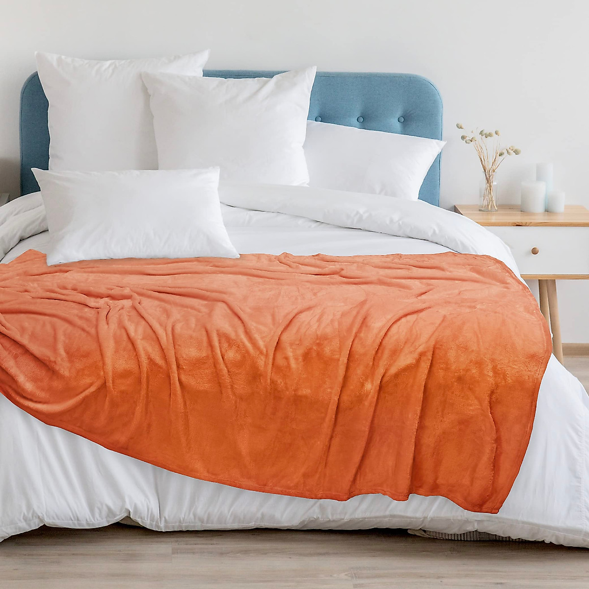 PAVILIA Orange Fleece Throw Blanket for Couch, Coral Peach Soft Fuzzy Fall Flannel Throw for Sofa, Luxury Plush Microfiber Bed Blanket, Cozy Home Halloween Velvet Gift Blanket, 50x60