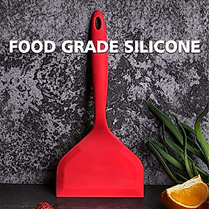 LISOS Tamagoyaki Pan Square Japanese Omelette Pan,Non-stick Egg Roll Pan,Rectangle Frying Pan Wood Handle,with Silicone Brush & Red silicone spatula,Black