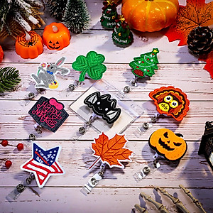 Giegxin 18 Pcs Holiday St. Patrick’s Day Badge Reels Retractable Seasonal Reels Holiday ID Name Badge Holder with Clip for Nurse Office Doctor Gifts Teachers(Vivid)
