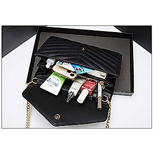 YXBQueen Quilted Handbags for Women Chain Crossbody Bags Chevron Quilted Crossbody Bag Faux Leather Clutch Purses for Women (White)