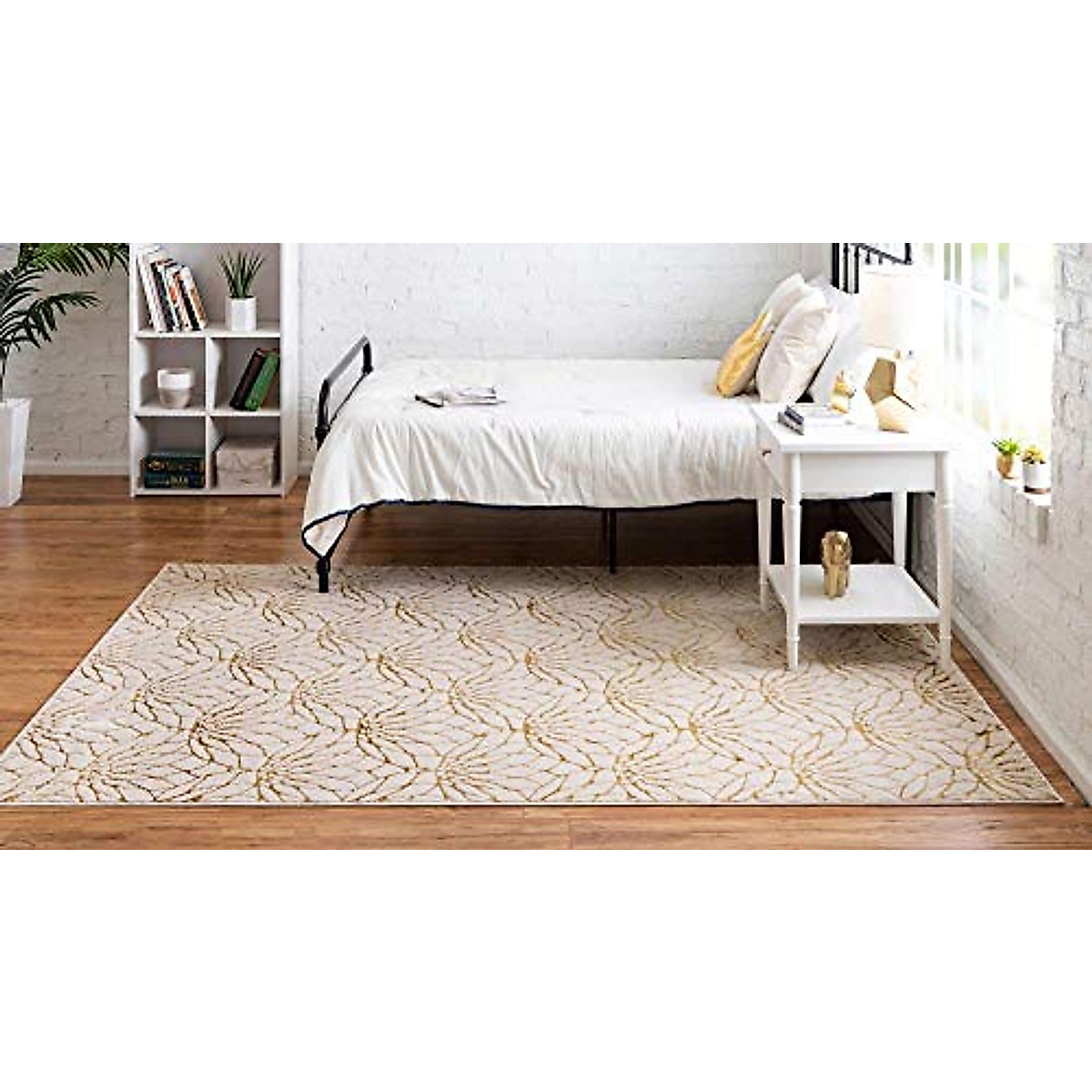 Unique Loom Glam Collection Geometric, Floral, Metallics, Modern, Chic Area Rug, 8 ft x 10 ft, White/Gold
