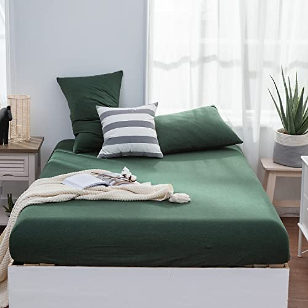 LIFETOWN Dark Green Fitted Sheet Deep Pocket, Jersey Knit Cotton Sheet Queen Fitted Sheet with 2 Pillowcases, Wrinkle and Shrinkage Resistant