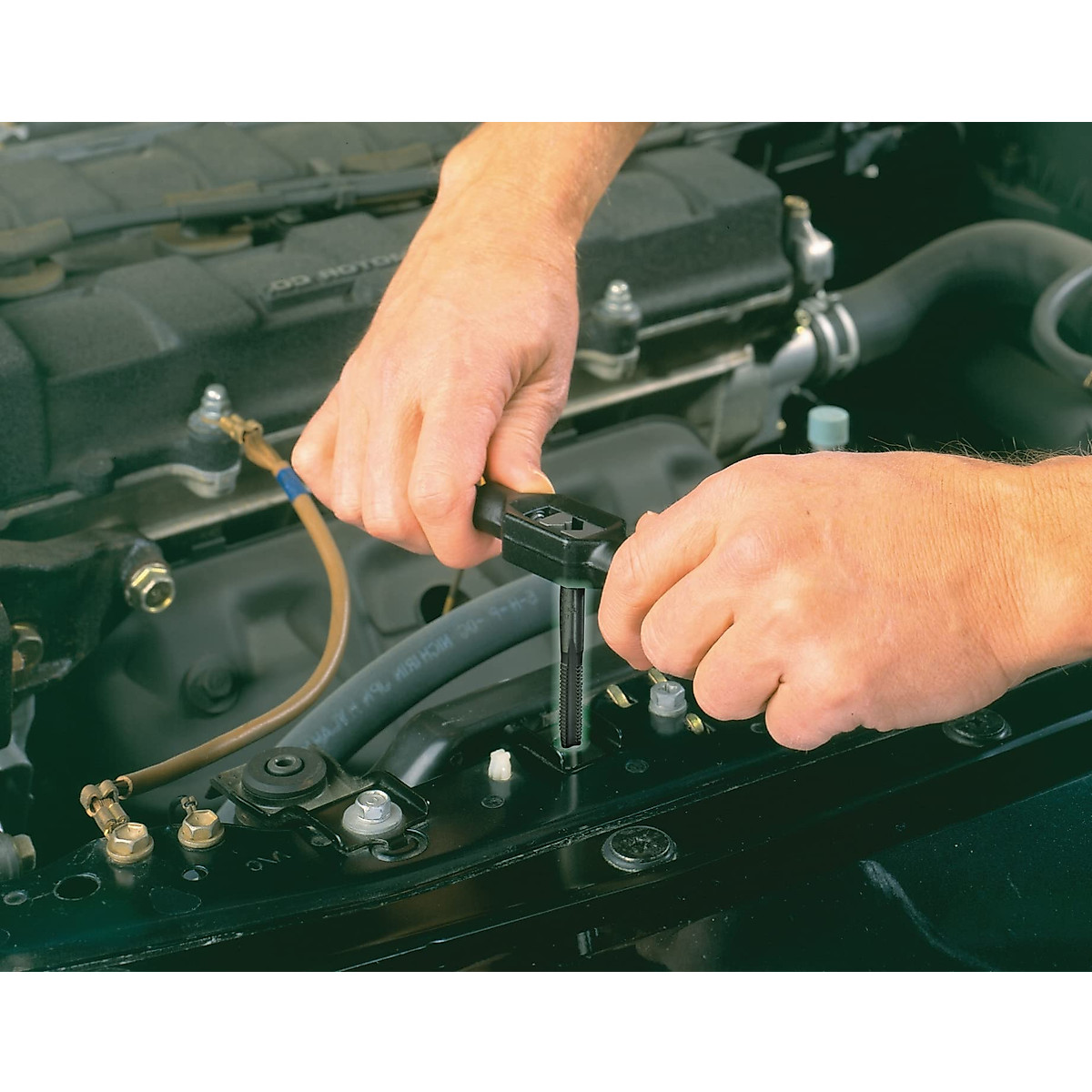 BOSCH 396401 High Speed Steel Plug Tap 6-32