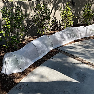 Xuwzenkl Plant Covers Freeze Protection 10 ft x 30 ft 1.2 oz/yd² Frost Cloth Garden Fabric Blankets Floating Row Cover for Outdoor Plants Vegetables for Cold Weather