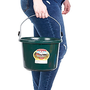 Little Giant® Plastic Animal Feed Bucket | Round Plastic Feed Bucket with Metal Handle | Made in USA | 8 Quarts | Green