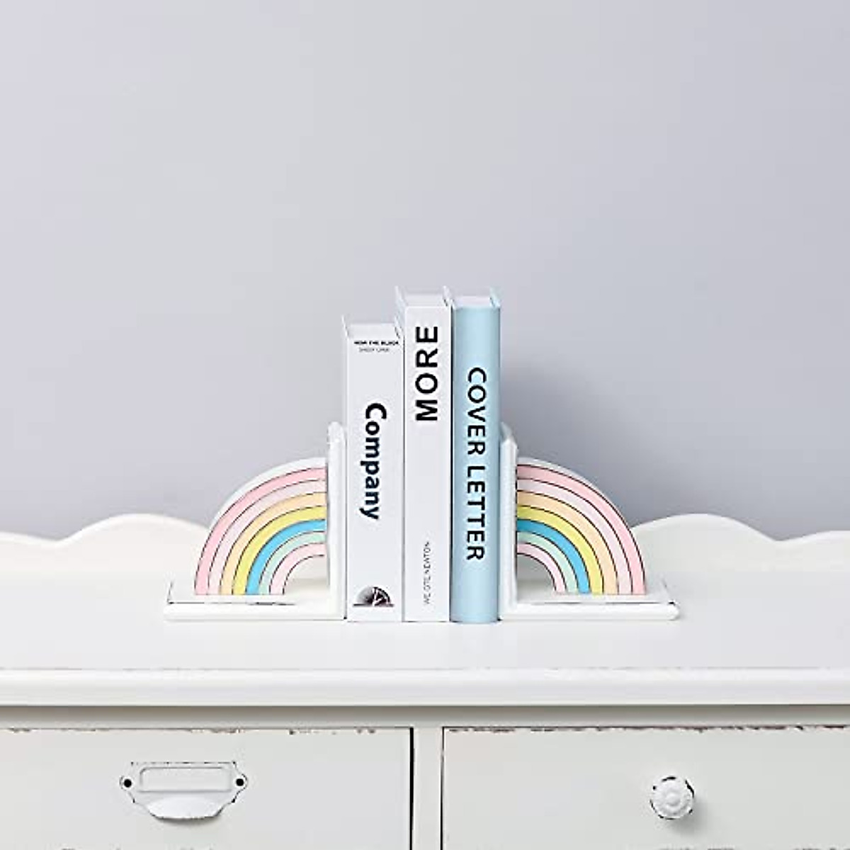 NIKKY HOME Metal Rainbow Book Ends Non-Skid Cute Kids Bookends Book Stoppers for Girls Home Children's Room Classroom Nursery Decor, Pack of 2