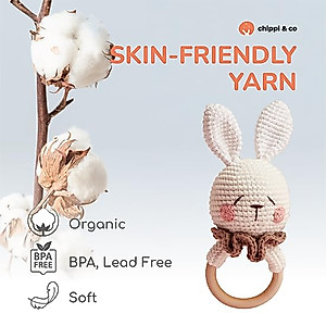 Chippi & Co Wooden Crochet Baby Rattle, Crochet Baby Toys Stuffed Animals Easter Gifts for Kids, Wooden Newborn Toys, Easter Basket Stuffers, Basket Filler, Bunny Decor (Ruffles The Sleepyhead Bunny)