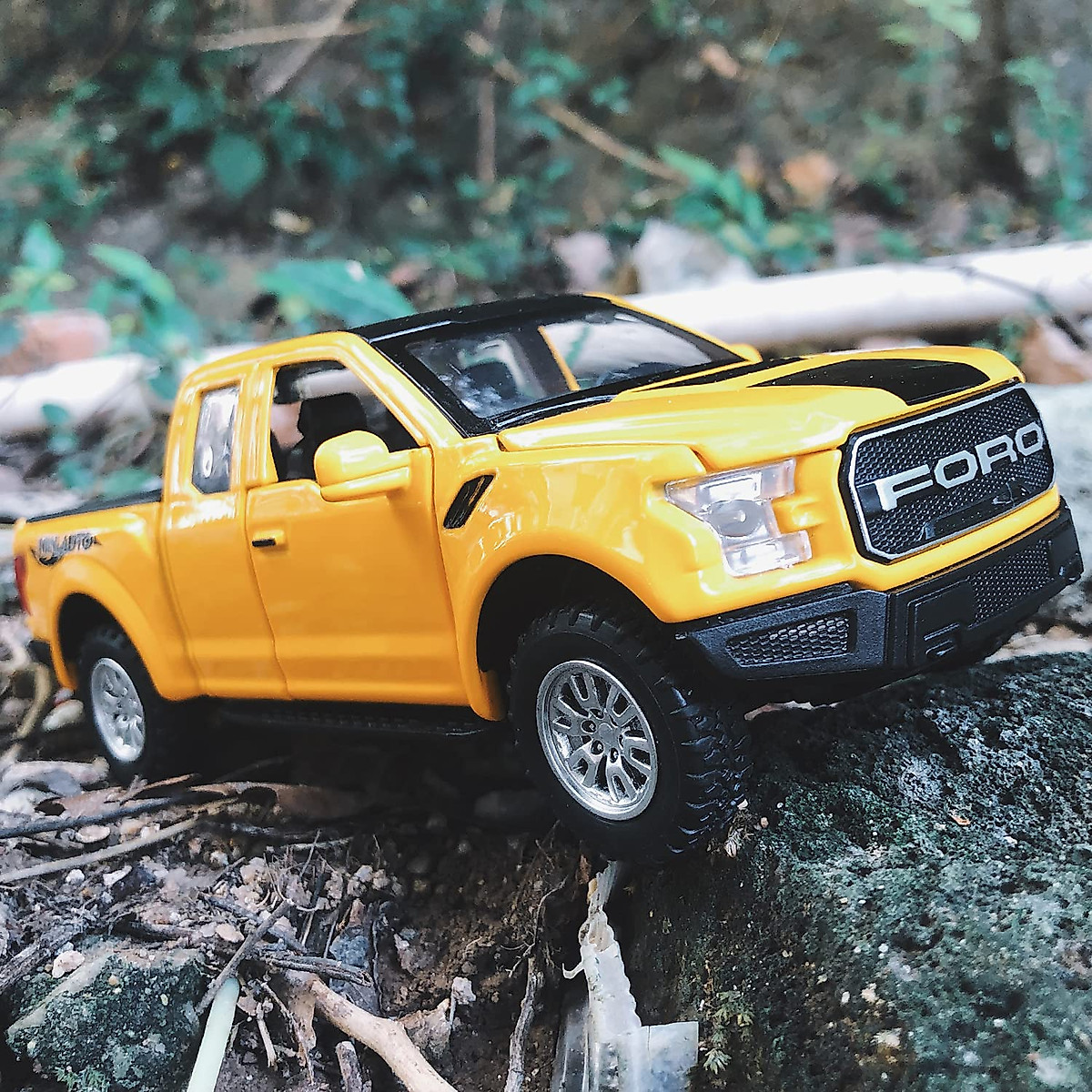 BDTCTK Compatible for 1:32 Ford Raptor F150 Pickup Truck Car Model, Diecast Pull Back Car Toy Car with Sound and Light for Kids Boy Girl, Metal Body, Yellow