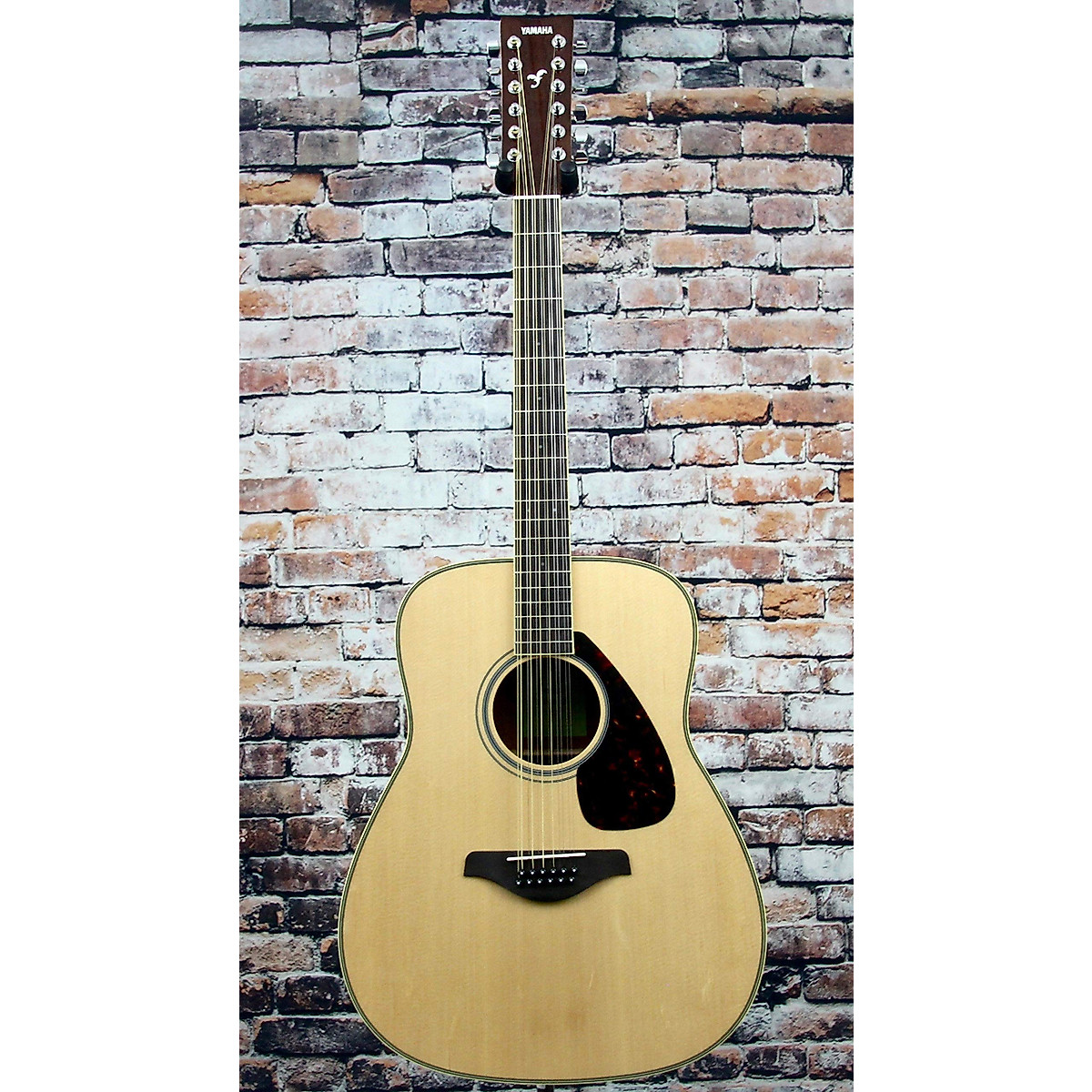 Yamaha FG820 12-String Acoustic Guitar and Yamaha AG1-HC Hard Case Dreadnought Acoustic Guitar Case