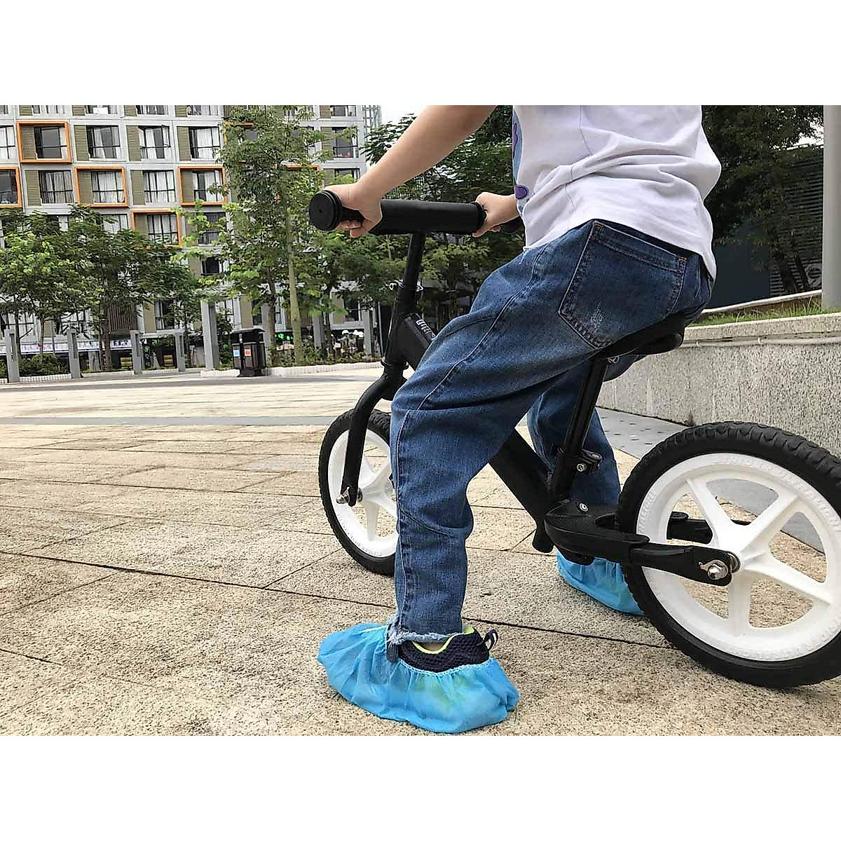 ELEpure Shoe Covers Disposable Non Slip for Kids 50Pack (25Pairs) Non-Woven Fabric Stretchable Durable - Fit US Children's 8-13.5/1-4 Blue(Small)