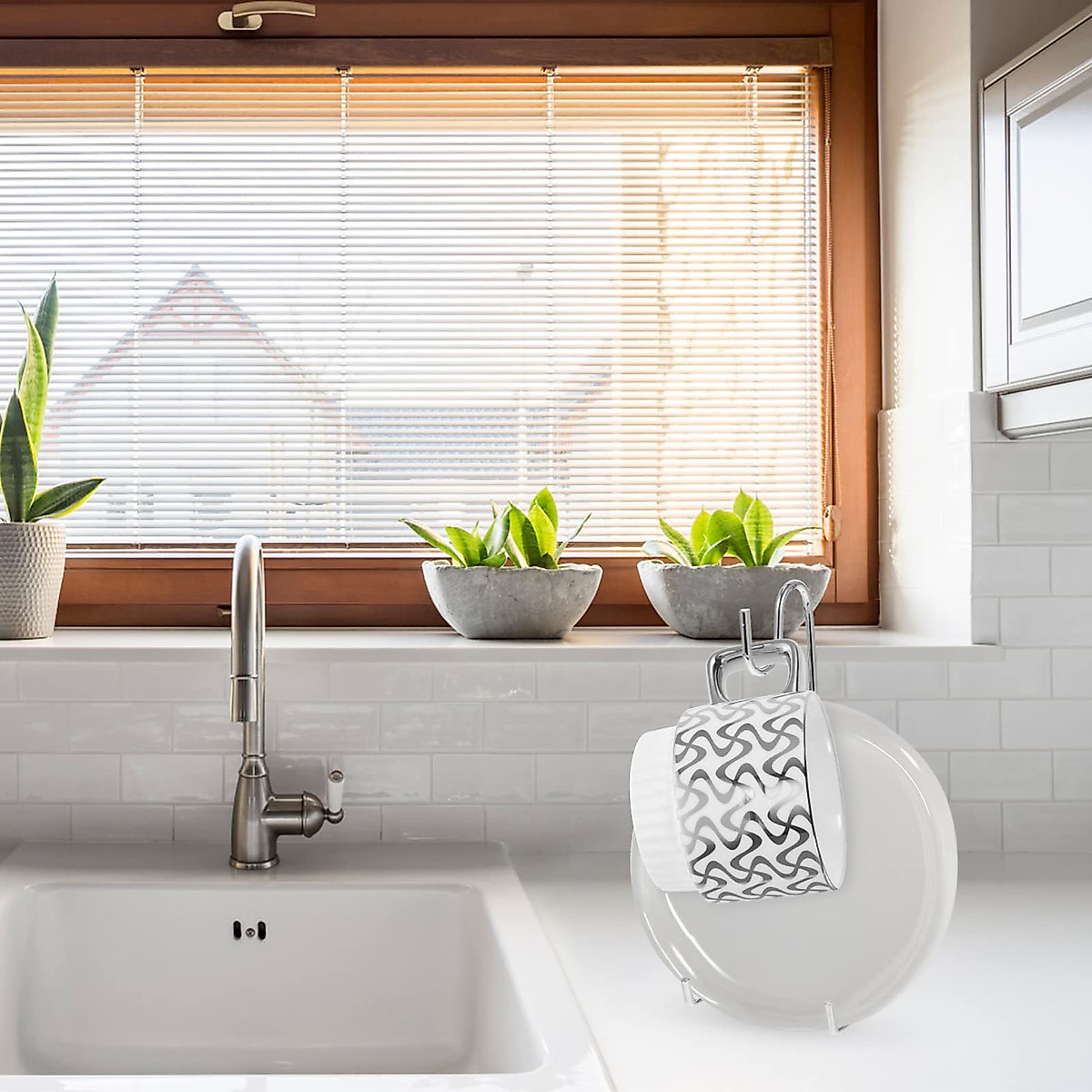 Kichvoe Glass Coffee Mugs 4Pcs Coffee Mug Holder Tea Cup Display Stand Drinking Glasses Bottle Drying Rack Stand Saucer Dishes Organizer Rack for Kitchen Restaurant Office Display Cabinet