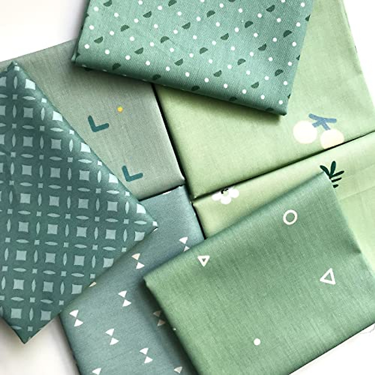 Gnognauq 7 Pieces 18x22 inches Cotton Fabric Fat Quarter Fabric Bundles Quilting Cotton Floral Craft Fabric Pre-Cut Squares for Patchwork Sewing Quilting Crafting (Green Blue)