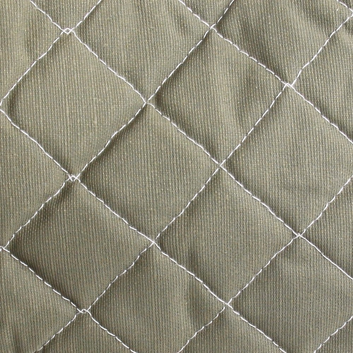 New Star Foodservice 32277 Commercial Grade Flame Retardant/Resistant Oven Mitts with Extra Defense, up to 400F, 13-Inch, Set of 2