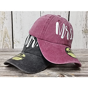 Enodtter Mr and Mrs Hats, Hubby Wifey Embroidered Bride Groom Matching Baseball Caps, Newlywed Honeymoon and Wedding Gift for Couples, Bridal Gift