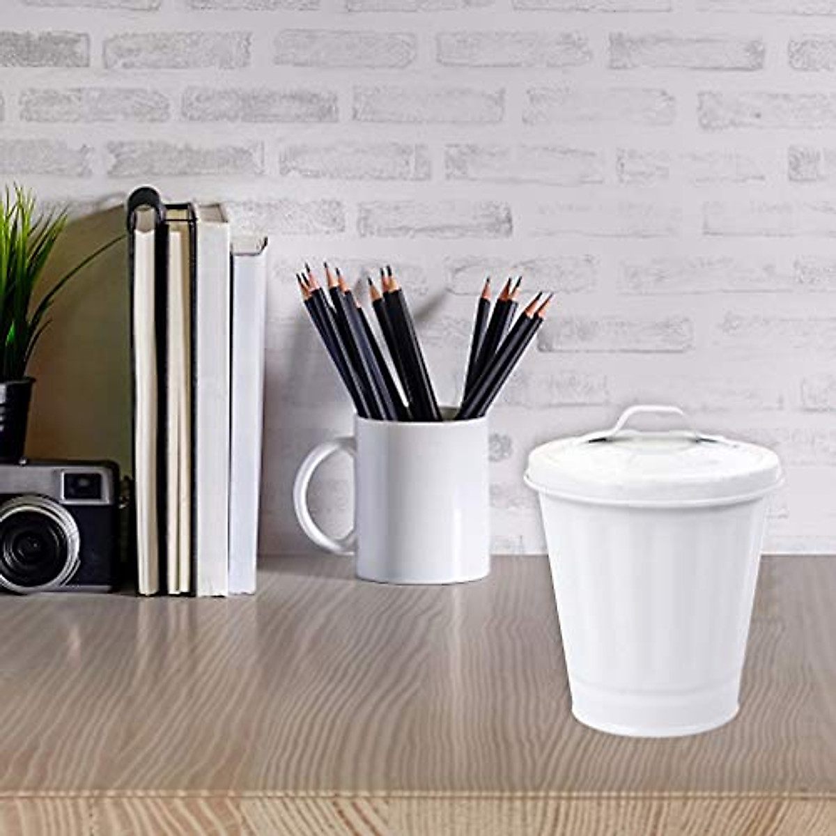 VOSAREA Plastic Bins 4pcs Desktop Garbage Trash Can Mini Metal Rubbish Bin with Lid Iron Flower Pots Tabletop Waste Bin for Kitchen Bedroom Office Decor Car Cup Holder