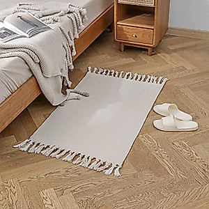 JE JOUE Boho Bathroom Rug 2'x3'，Hand Woven Tassel Solid Color Area Rug, Washable Bedroom Runner mat for Laundry Kitchen Outdoor Bathroom Dorm entryway