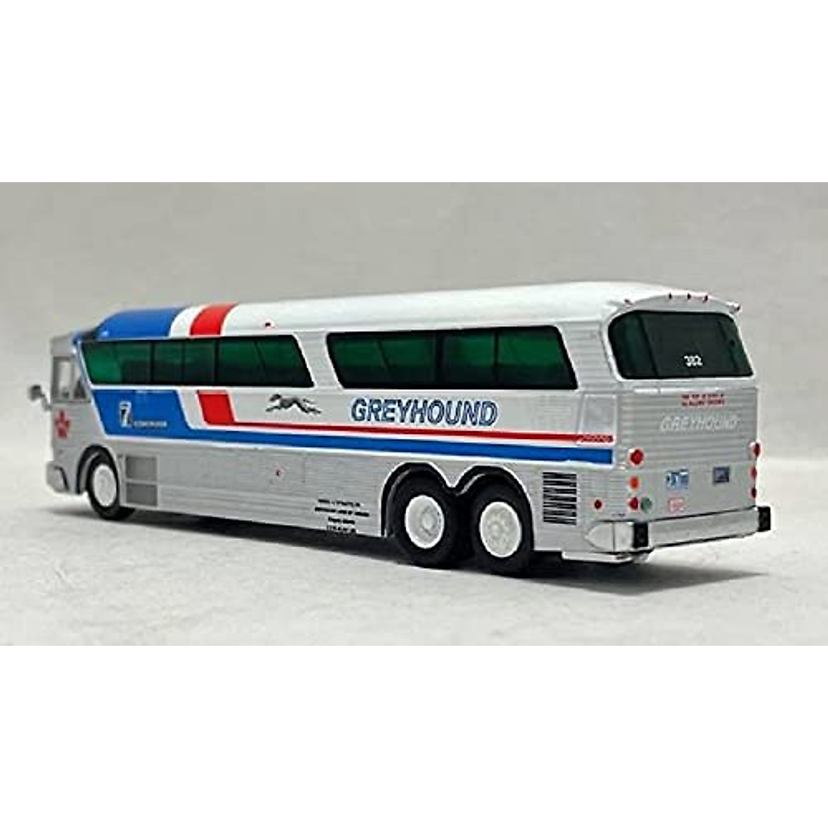 Greyhound Canada Bus MCI MC-7 1/87 Scale-HO Scale Iconic Replicas New!