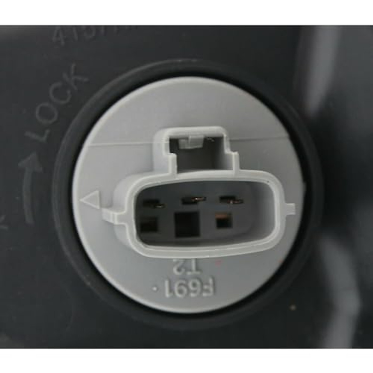 HDOZTOJI Headlight Halogen Bulb Right Side Clear Lens W/Bulb Headlamp 811100C091 13448252 TO2503219