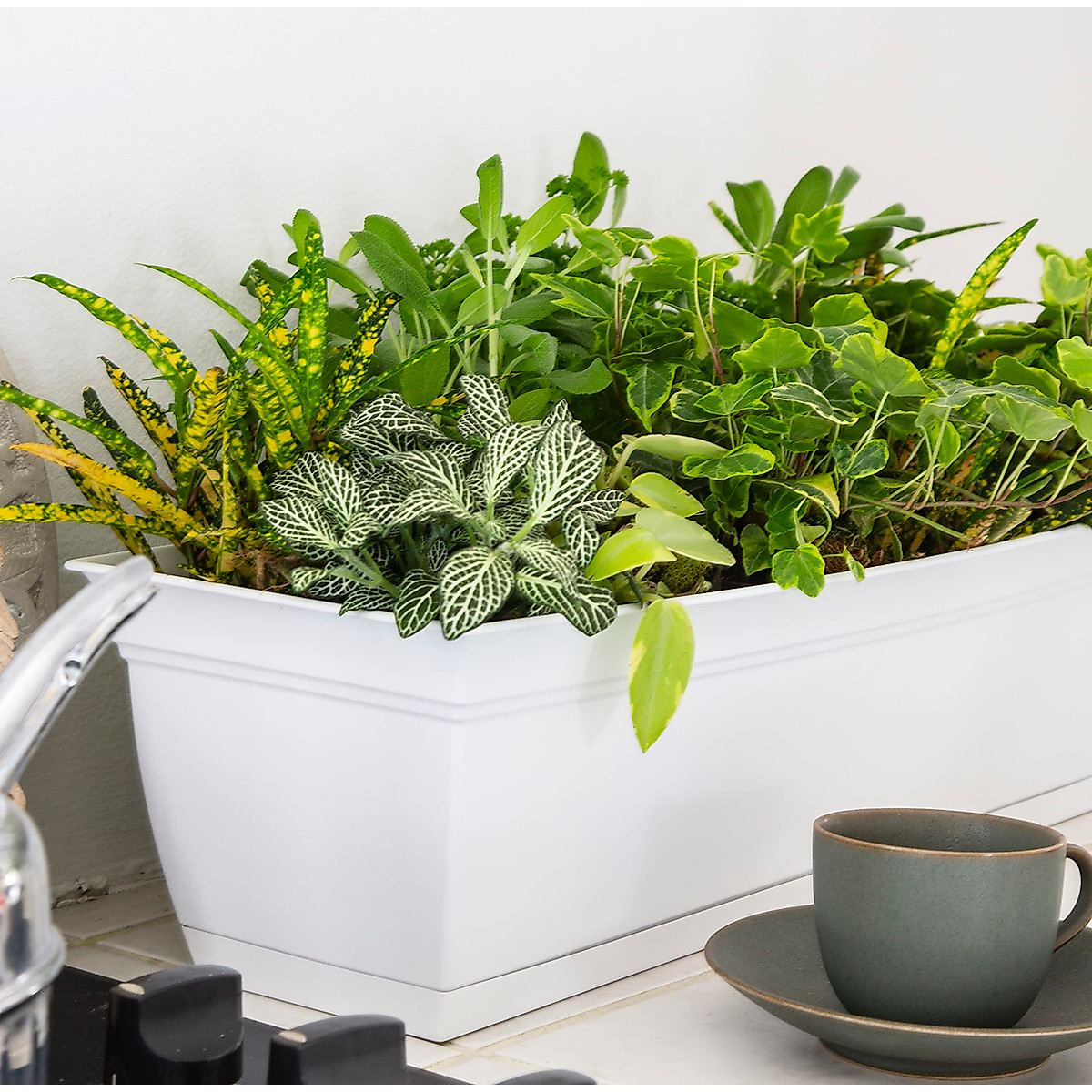 The HC Companies 24" Eclipse PlasticWindow Box 7.76"x24"x6.57" in White Color