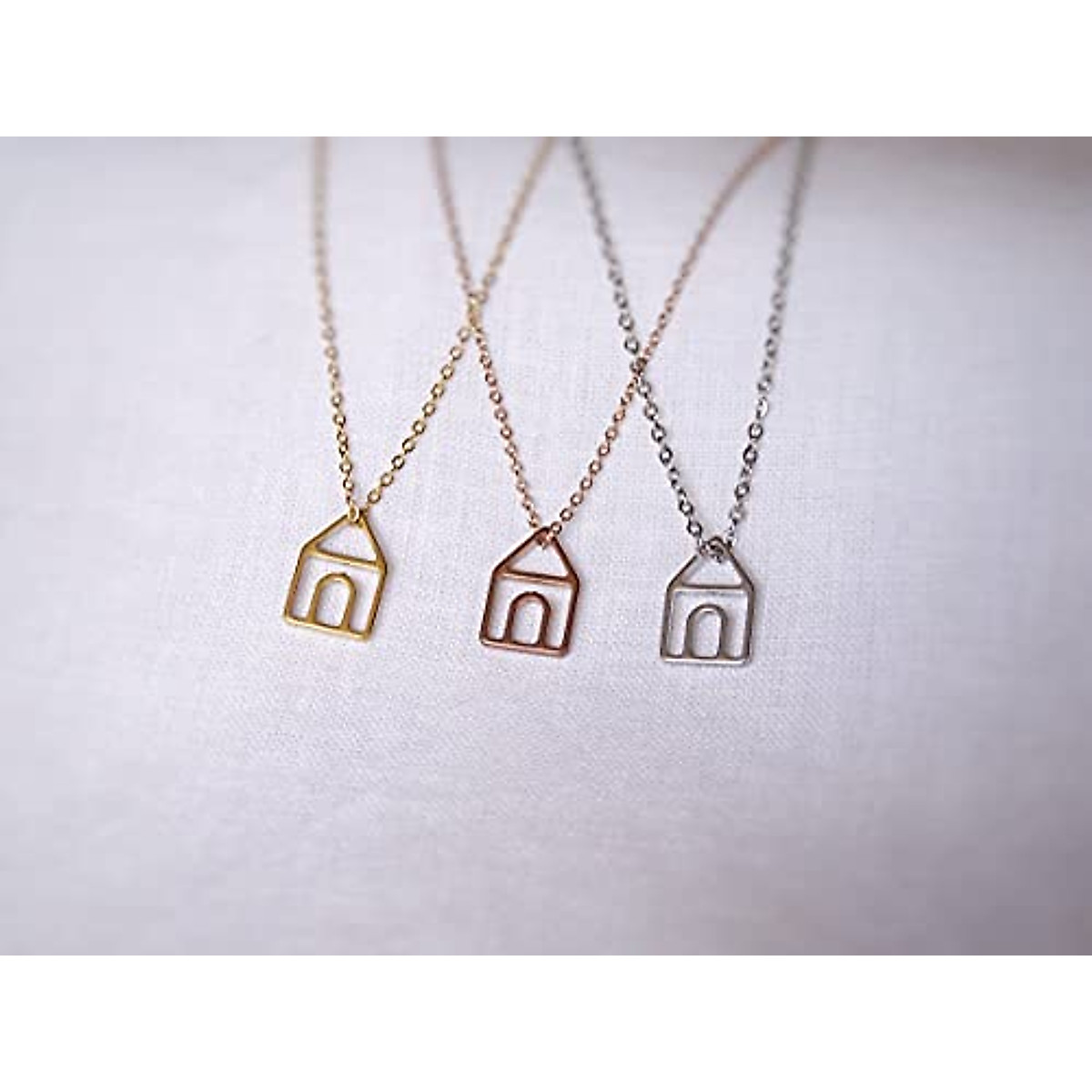 VIROMY Delicate Gold House Pendant Necklace for Women 14K Gold Filled Dainty House Charm Necklace Minimalist Everyday Jewelry for Women