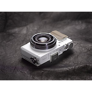 Olympus XZ-2 Digital Camera (White) - International Version (No Warranty)