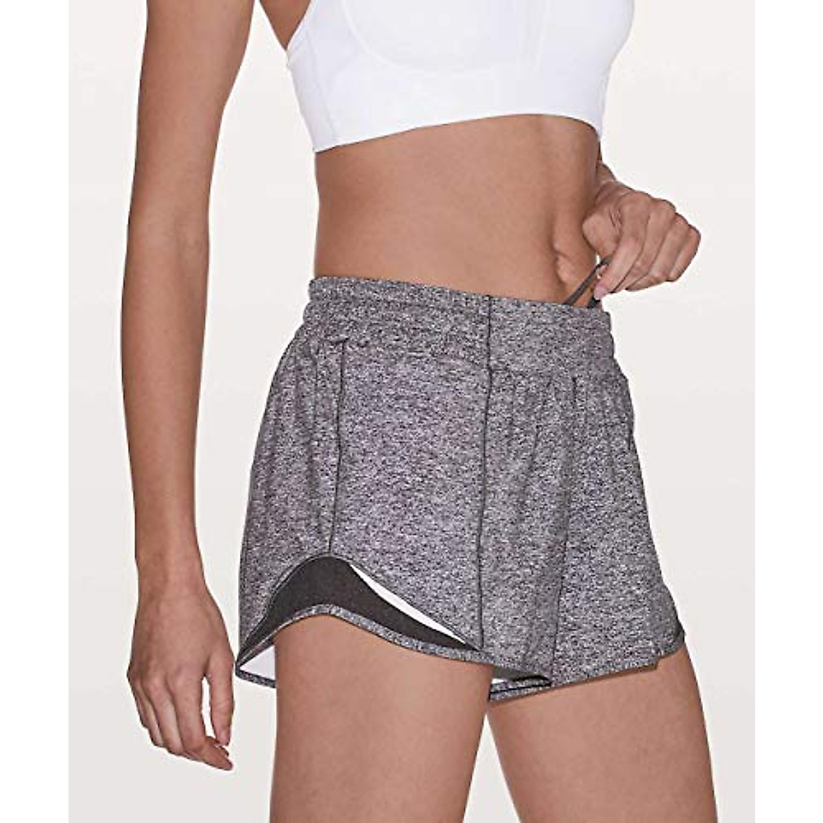 LULULEMON Hotty Hot Short Low-Rise 4" Long (Color 002, 6)
