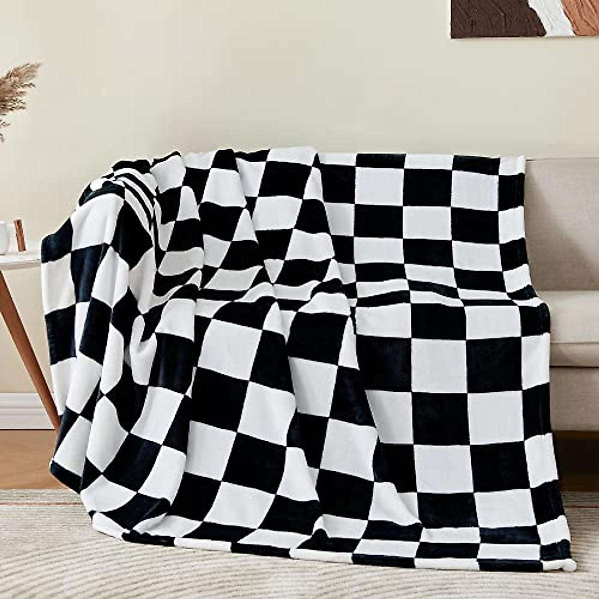 BEDELITE Checkered Throw Blanket for Couch and Bed, Luxurious Decorative Fleece Blanket with Checkerboard Grid Home Decor, Soft and Cozy Black and White Throw Blanket for Spring and Summer, 50"x60"