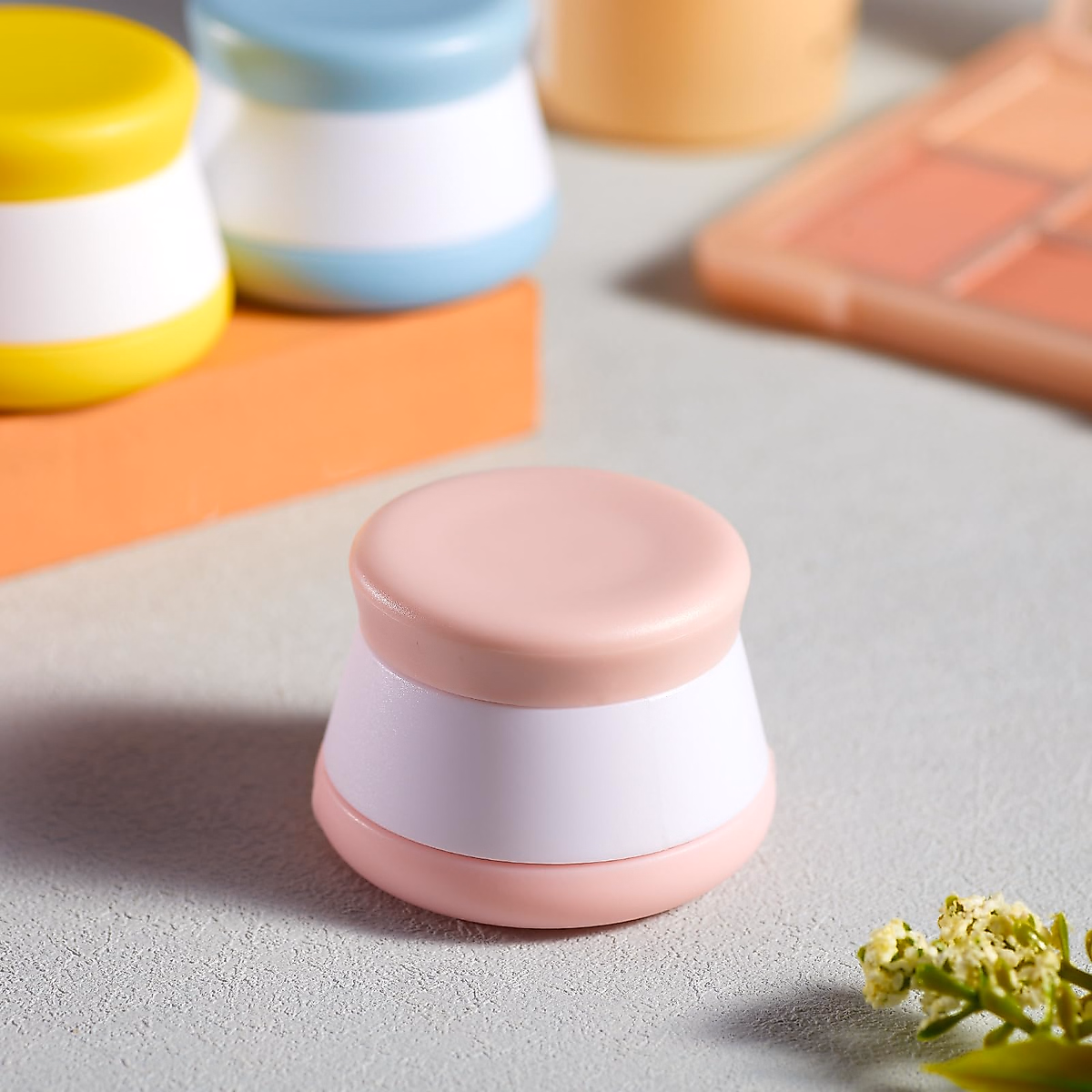 INSFIT Travel Containers for Toiletries, TSA Approved Silicone Cream Jars, Travel Size Containers with Lids, 5PCS BPA Free Leakproof Travel Accessories for Liquid Lotion with Labels Mini Spatulas