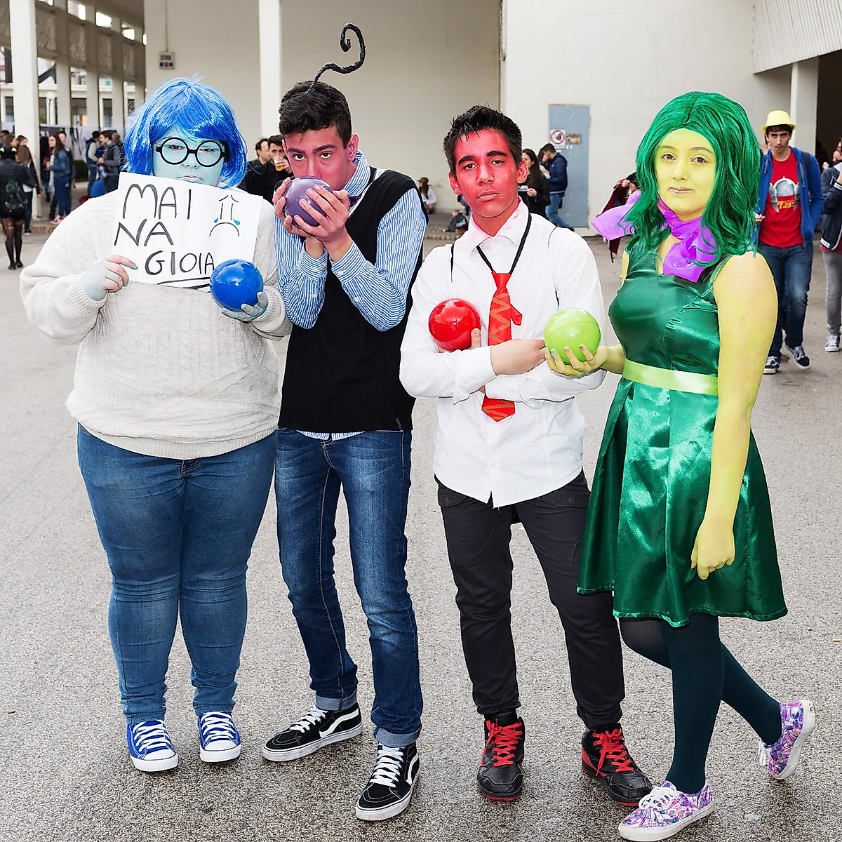 Taiyin 5 Pcs Halloween Group Costume Blue Bob Wigs Short Green Wig Halloween Team Movie Characters Costume Party Cosplay