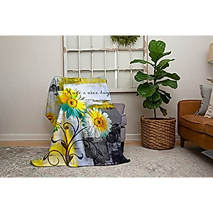 TONG XIAN Yellow Blanket,All Season Lightweight Plush and Warm Home Cozy Portable Fuzzy Throw Blankets for Couch Bed Sofa,Daisy Patchwork Throwing Blanket,Floral Throw Blanket,50"x60"
