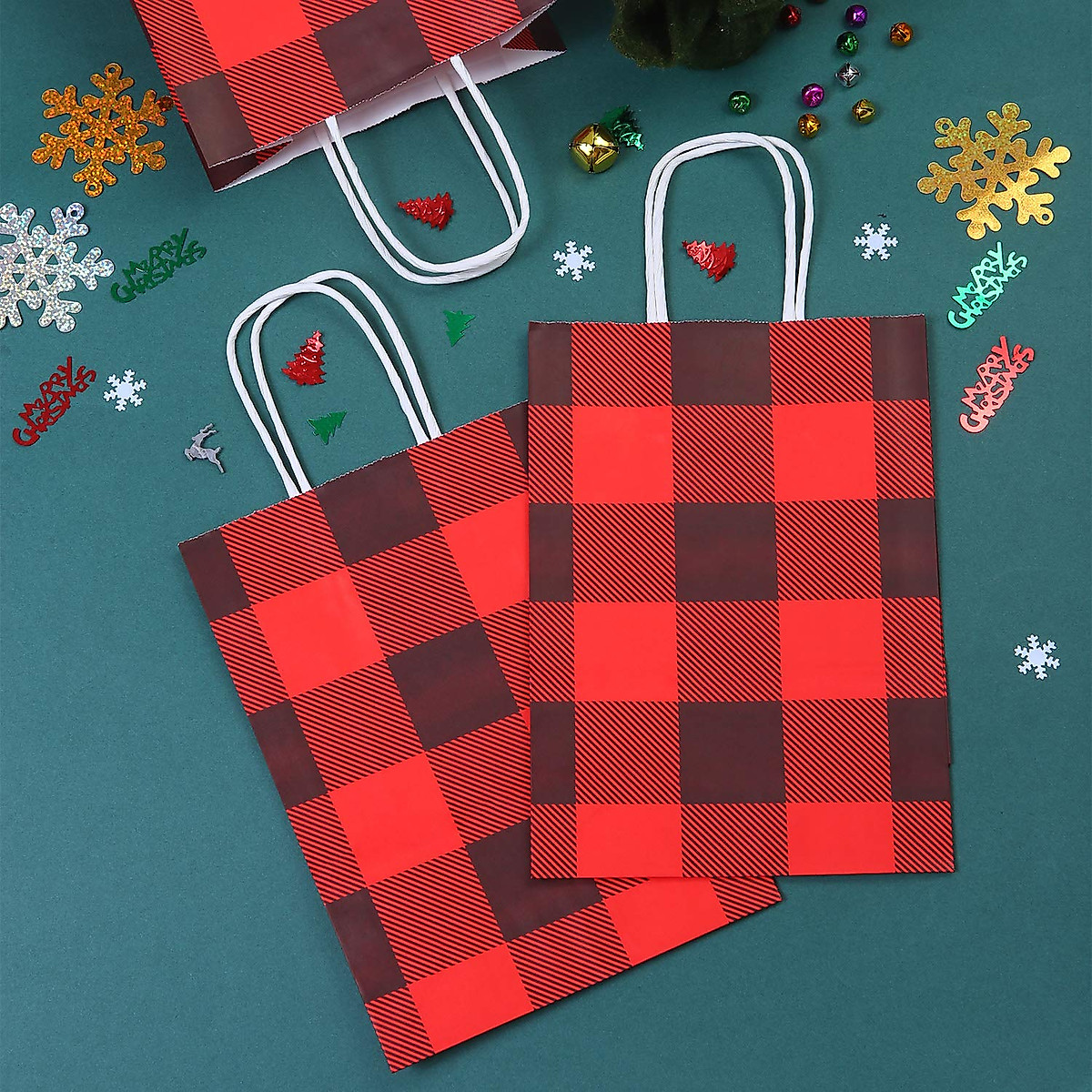Cooraby 20 Pieces Red and Black Plaid Paper Party Bags Gift Bag Christmas Bag Birthday Kraft Party Bags with Handle for Wedding and Party Celebrations