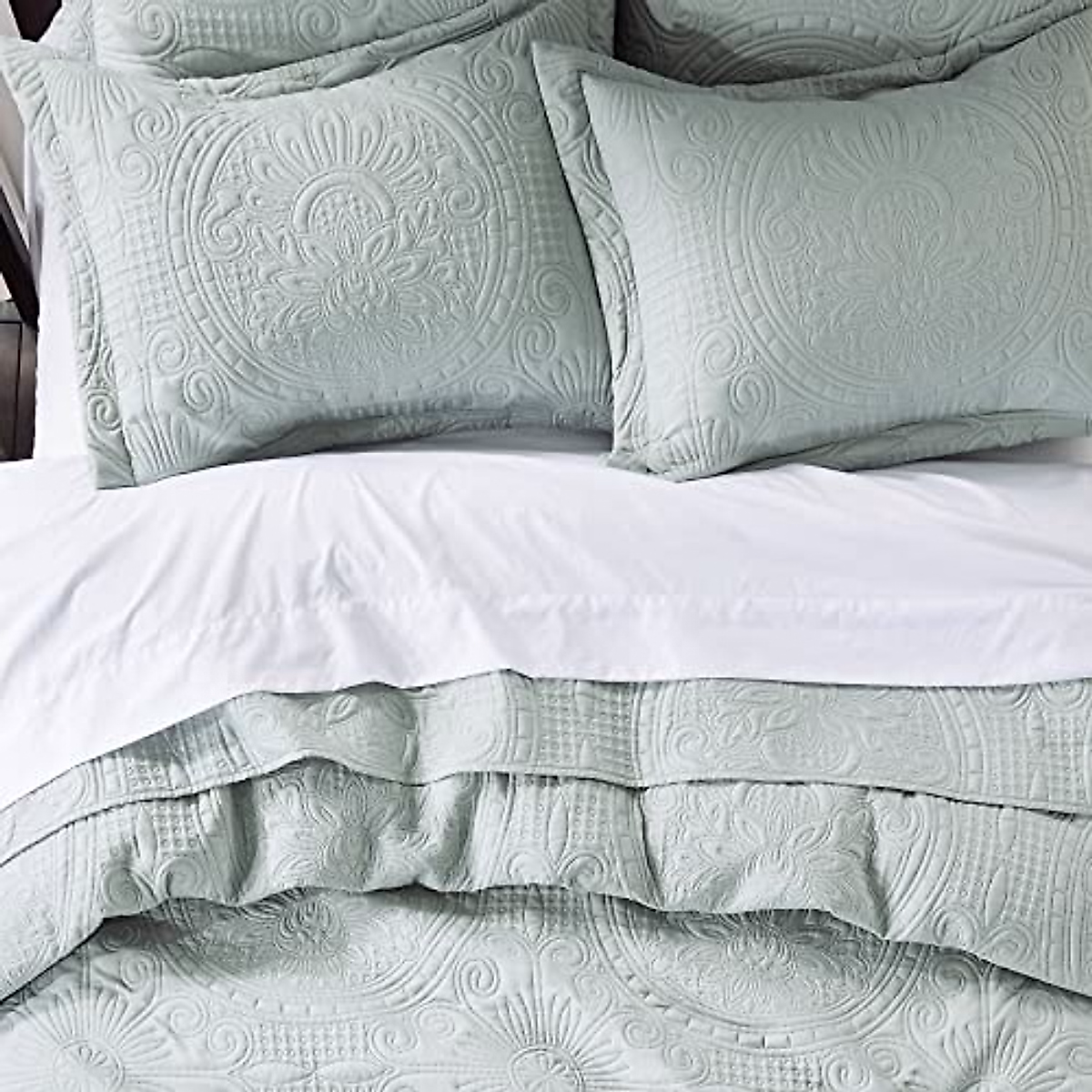Anluoer Quilt Queen Size Bedding Set-Sage Green Embossed, Bedspreads-Lightweight Summer Soft Microfiber Bedspread, Bed Coverlet for All Seasons (1 Quilt, 2 Pillow Shams)