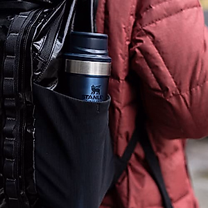 STANLEY Trigger Action Travel Mug 0.35L / 12OZ Hammertone Green – Keeps Hot for 5 Hours - BPA-free Stainless Steel Thermos Travel Mug for Hot Drinks - Leakproof Reusable Coffee Cups