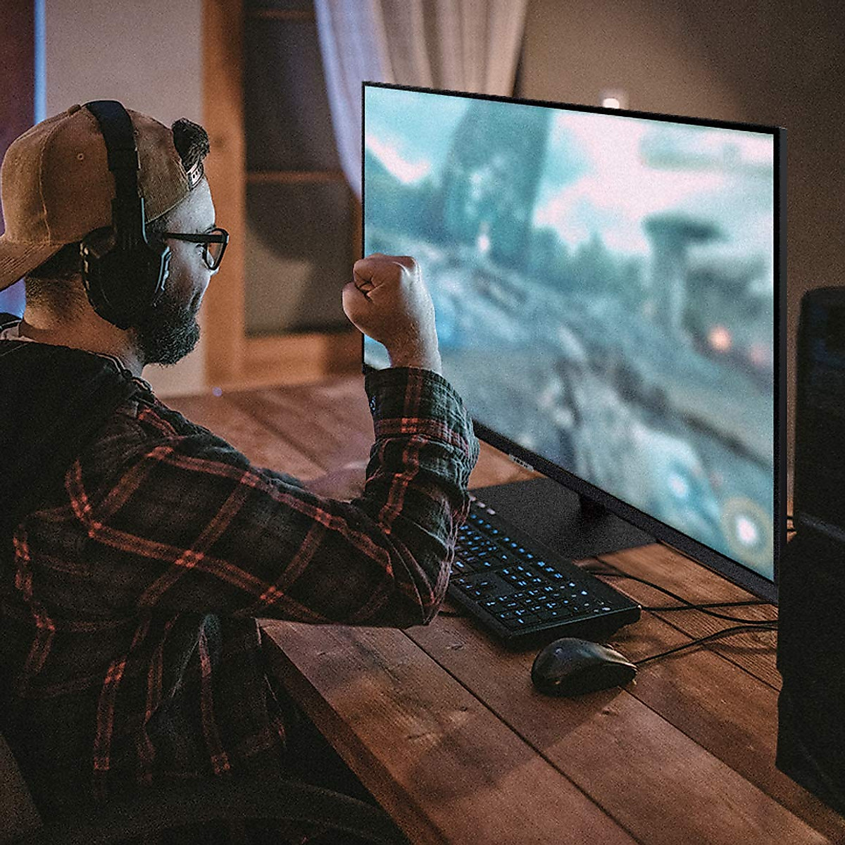 SAMSUNG 32" M7 Smart Monitor&Streaming TV, 4K UHD, Adaptive Picture, Ultrawide Gaming View, Watch Netflix, HBO, PrimeVideo, AppleAirplay, Alexa,BuiltIn Speakers, Remote,HDMI,USB-C,LS32AM702UNXZA,Black