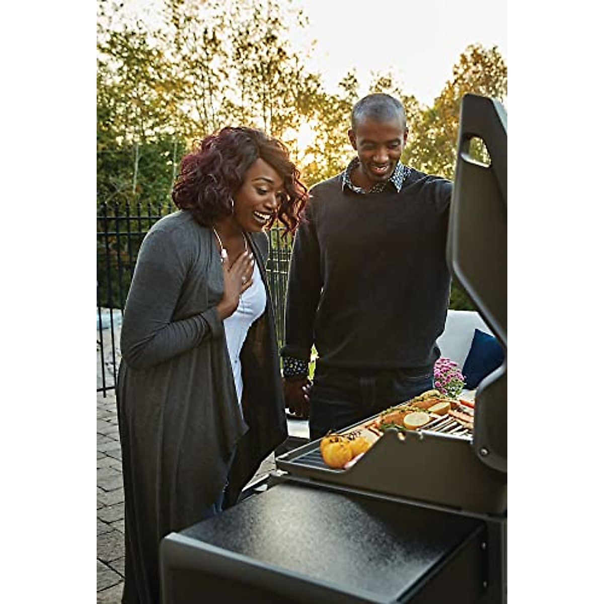 Napoleon Rogue 425 BBQ Grill, Black, Propane Gas - R425SBPK-1-OB - With Three Burners and Range Gas Side Burner, Barbecue Gas Cart, Folding Sideshelves, Instant Failsafe Ignition