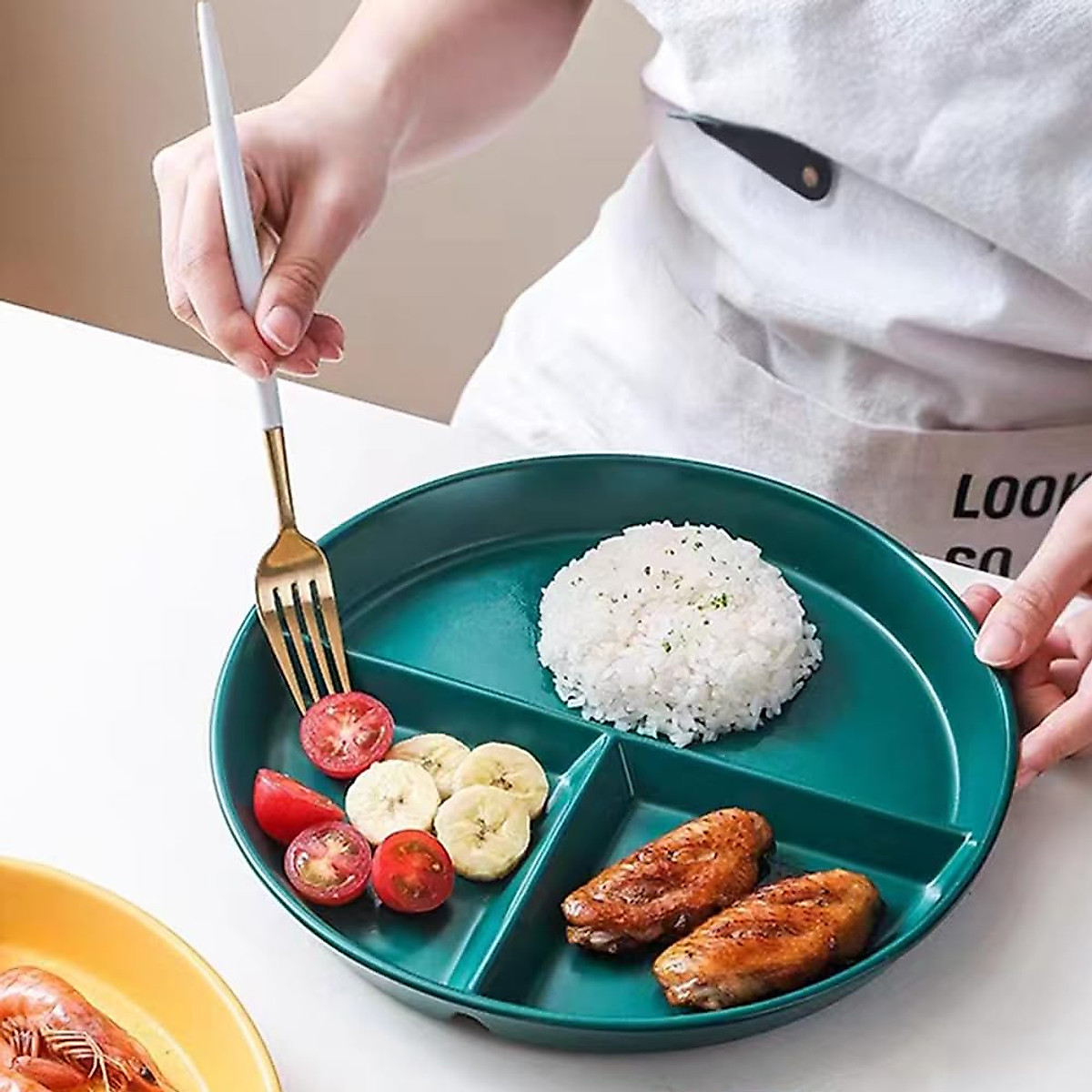 K Y KANGYUN 5 PCS Unbreakable Divided Plates for Adults 9in, Deep Dinner Plates, Divided Design for Picky Eaters,Compartment Plates, Lightweight Reusable Plastic Portion Control Plates