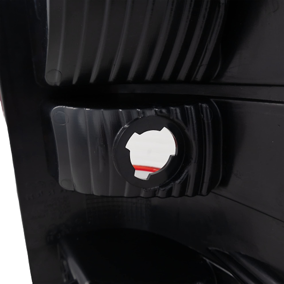 Garage-Pro Tail Light Compatible with 2004-2006 Ford F-150-Driver Side