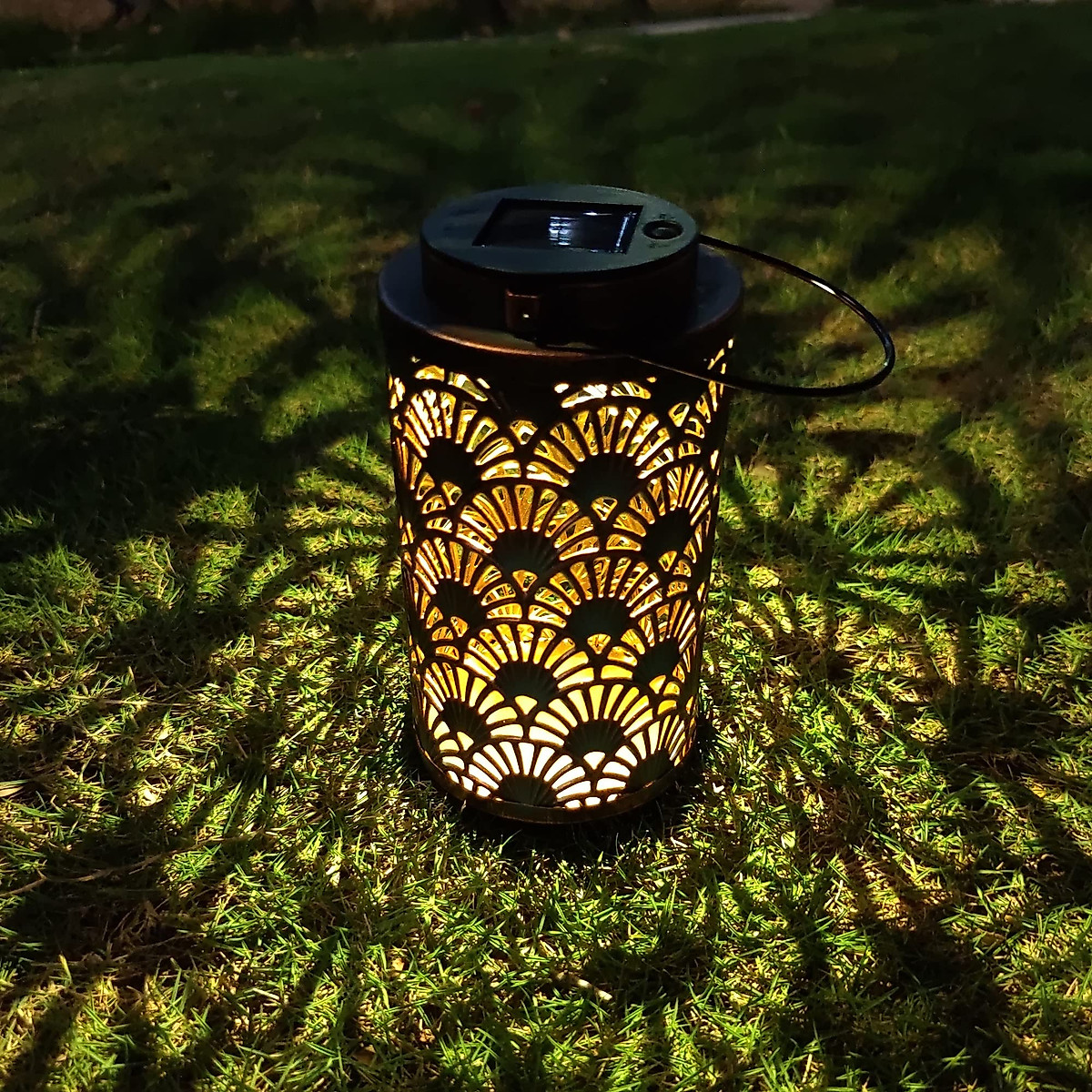 JOYBee 2pcs Solar Lantern Outdoor-Hanging Solar Lanterns- Waterproof Lantern Solar Lights Outdoor- LED Table Solar Lights for Patio Garden Courtyard Porch Courtyard Pathway Decorative