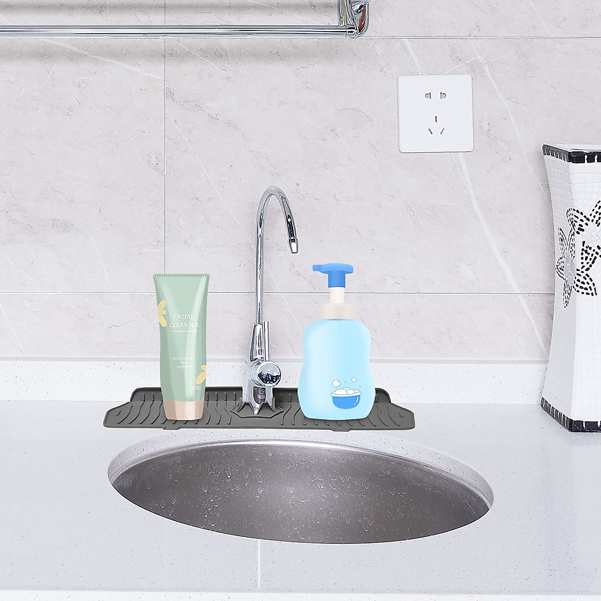 Kitchen Sink Splash Guard Behind Faucet, Longer Faucet Water Catcher Mat for Countertop, Drip Catcher Tray, Non-Slip Sink Protector, Grey