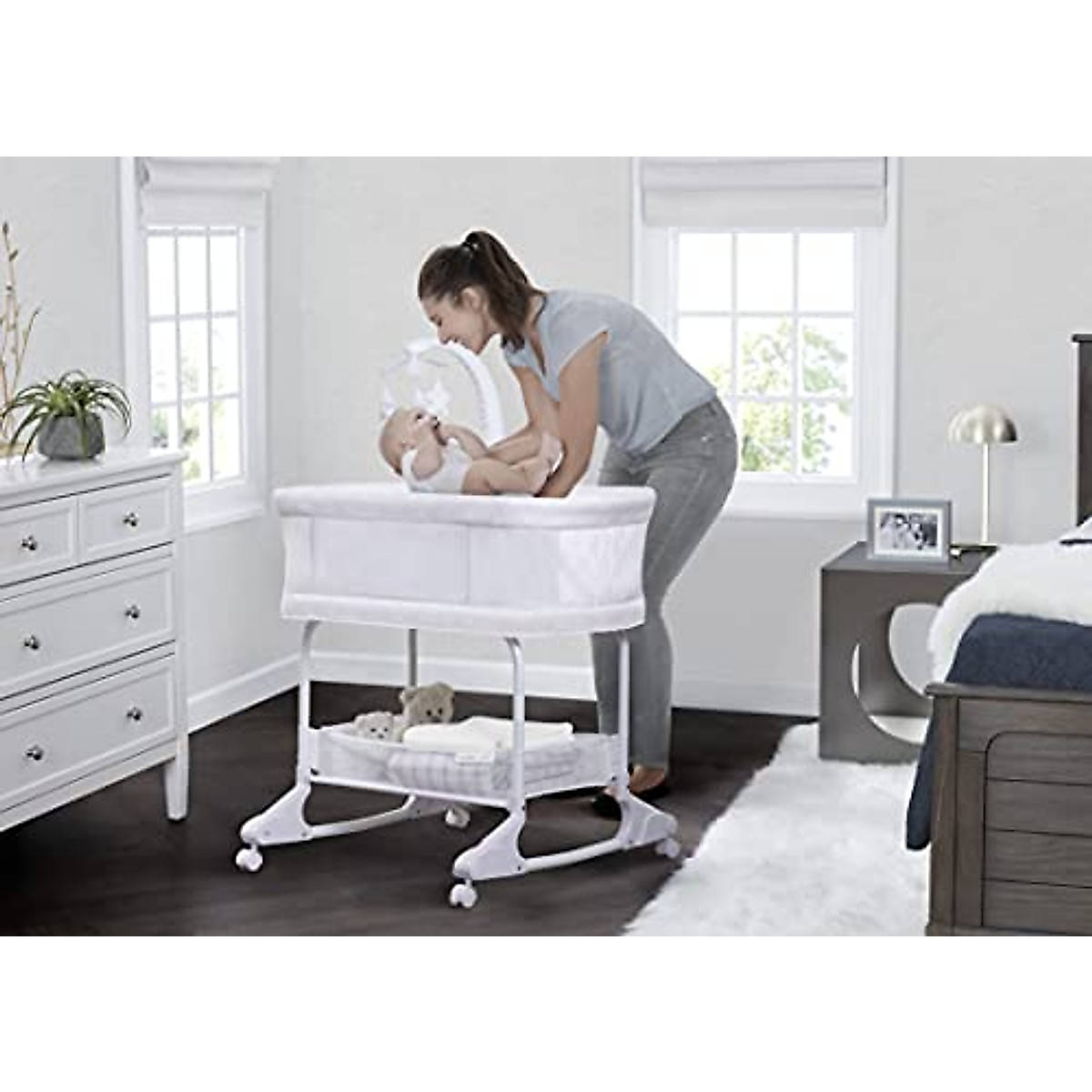 Delta Children SleepCool Rocking Bassinet with Airflow Mesh, Pink Fresco