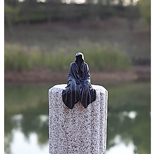 SHOWFEICAT Resin Tabletop Gothic Decor Sitting Statue, Resin Statue Gothic Decor, Fits On Sturdy Shelf and Has A Cool Mystic Look 5.1 Inch