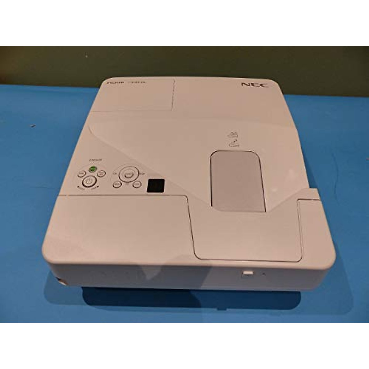 NEC Display Solutions NP-UM361X-WK NP-UM361X-WK 3600L Ultra Short Throw Projector with Wall Mount