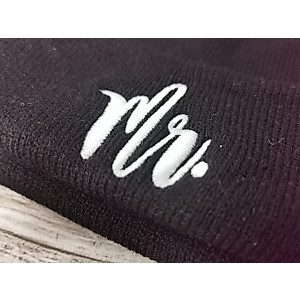 Hepandy Mr and Mrs Beanies Matching Skullies Hats Couples Set, Embroidered Black White Winter Warm Knit Knitted Hat, Honeymoon Wedding Gift